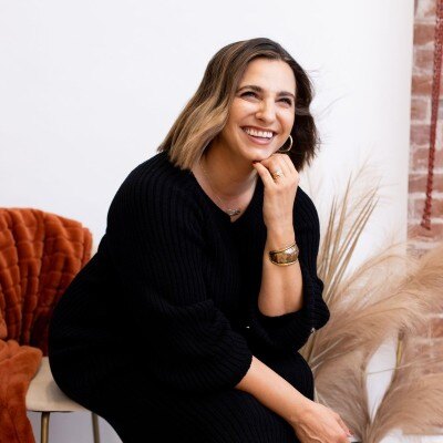 Measuring ROI in Influencer Marketing: Metrics & Evaluation